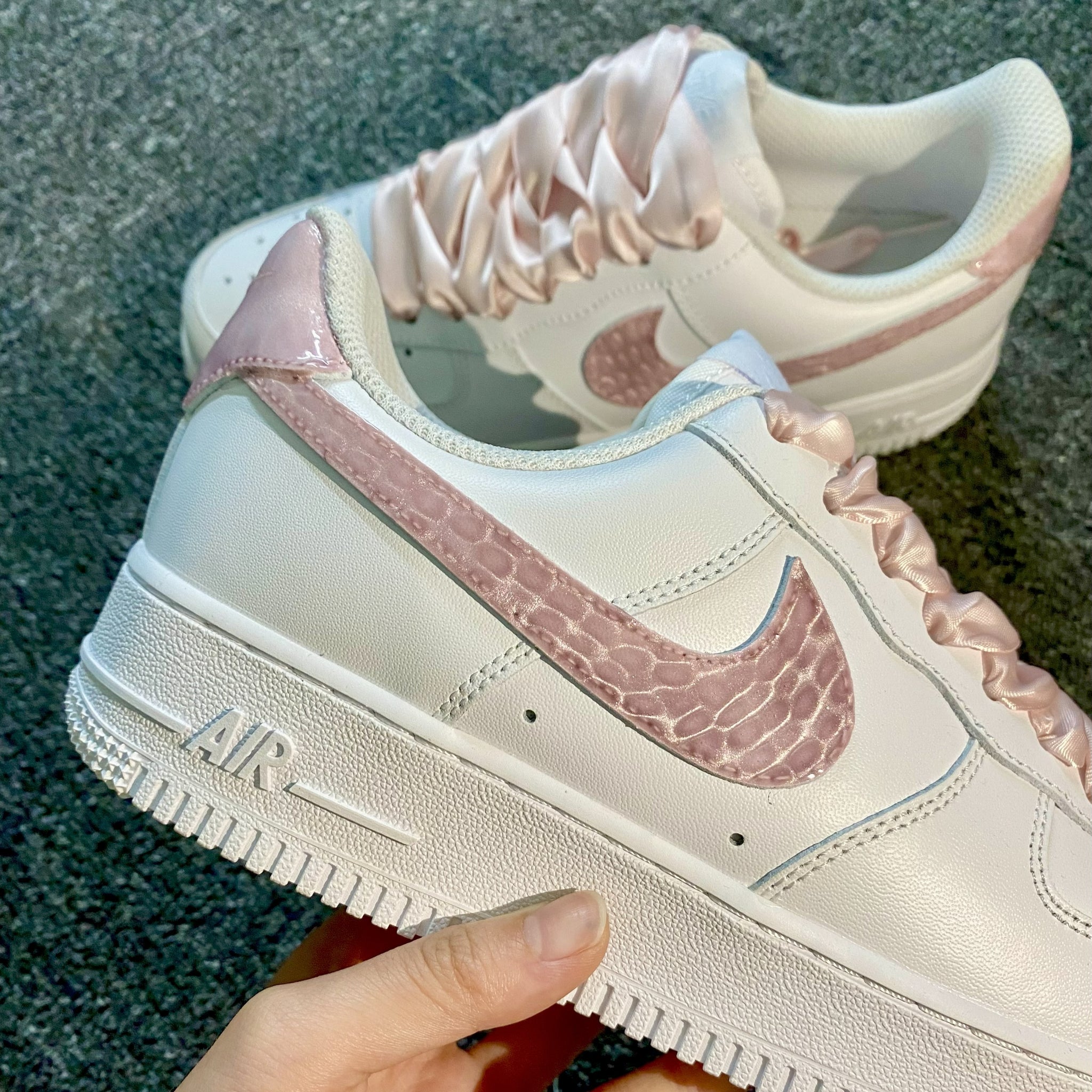 Custom Air Force 1 White And Baby Pink With Crocodile Cat's Eye – oicustom