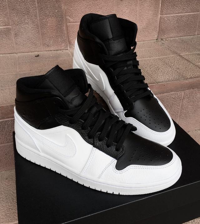 Custom Air Jordan 1 Mid Black White – oicustom